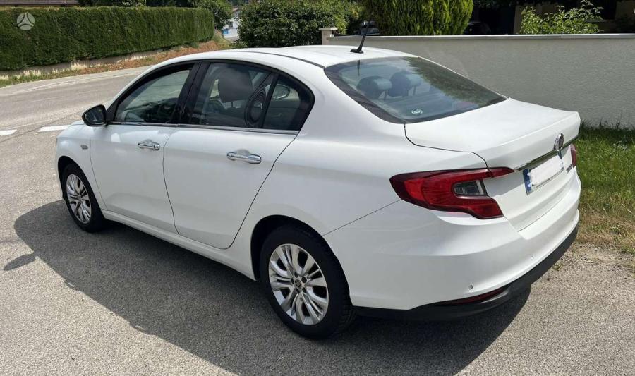 White Fiat Tipo 2016 in Taurage, with an engine capacity of 1.25 L and mileage of 189 thousand km for 4400 €, photo 8 on AUTOMOTO.COM.LV