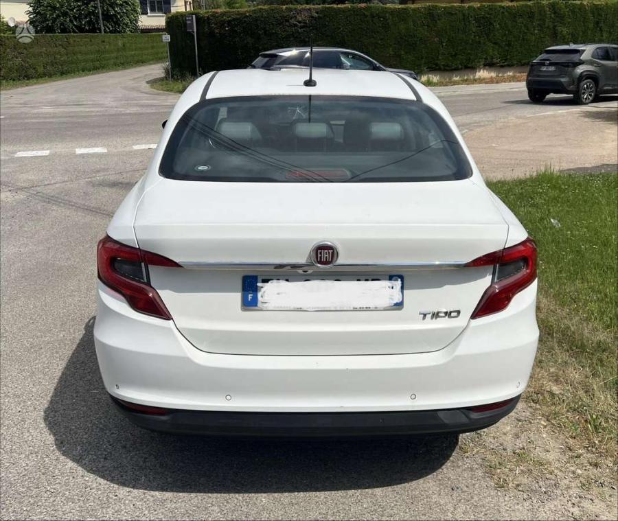 White Fiat Tipo 2016 in Taurage, with an engine capacity of 1.25 L and mileage of 189 thousand km for 4400 €, photo 9 on AUTOMOTO.COM.LV