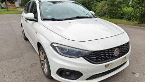 Balts Fiat Tipo 2017 Jurbarkas, ar dzinēja tilpumu 1.25 L un nobraukumu 228 tūkst. km par 4400 €, foto  vietnē AUTOMOTO.COM.LV