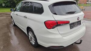 White Fiat Tipo 2017 in Jurbarkas, with an engine capacity of 1.25 L and mileage of 228 thousand km for 4200 €, photo 5 on AUTOMOTO.COM.LV