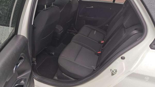 White Fiat Tipo 2017 in Jurbarkas, with an engine capacity of 1.25 L and mileage of 228 thousand km for 4200 €, photo 9 on AUTOMOTO.COM.LV