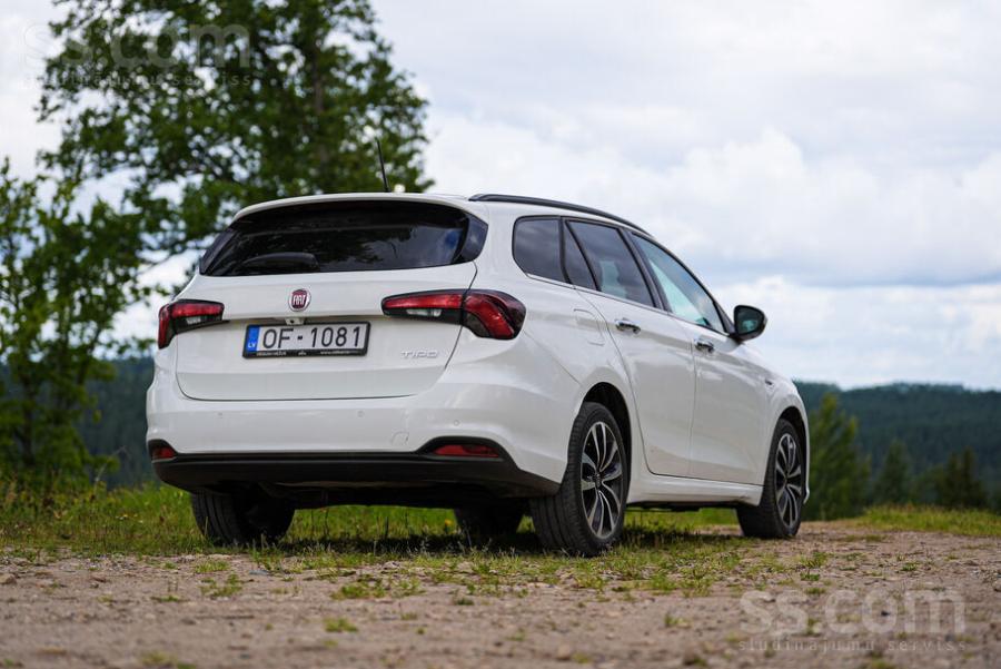 White Fiat Tipo 2018 in Riga, with an engine capacity of 1.60 L and mileage of 260 thousand km for 6395 €, photo 4 on AUTOMOTO.COM.LV