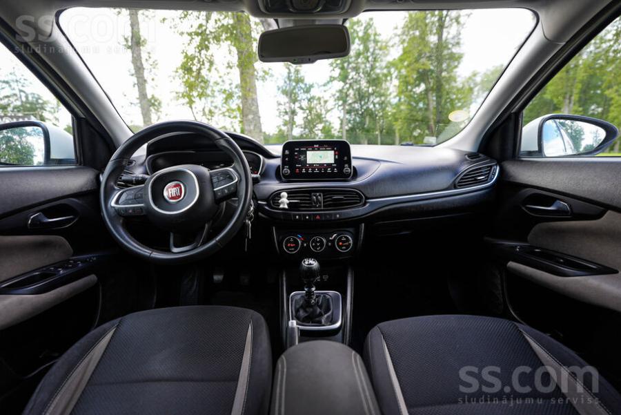 White Fiat Tipo 2018 in Riga, with an engine capacity of 1.60 L and mileage of 260 thousand km for 6395 €, photo 10 on AUTOMOTO.COM.LV