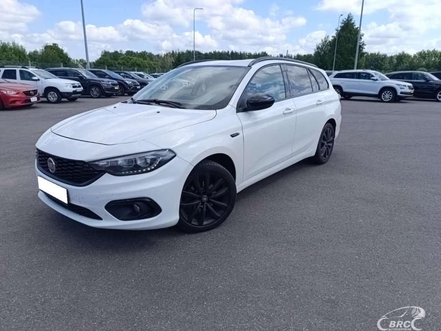 White Fiat Tipo 2019 in Vilnius, with an engine capacity of 1.60 L and mileage of 221 thousand km for 5900 €, photo 1 on AUTOMOTO.COM.LV