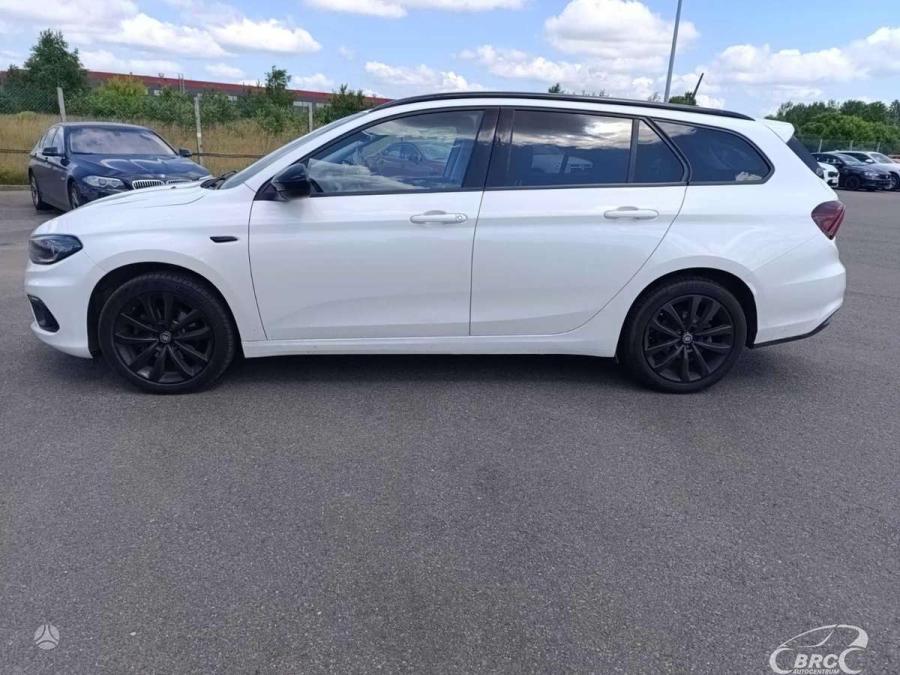 White Fiat Tipo 2019 in Vilnius, with an engine capacity of 1.60 L and mileage of 221 thousand km for 5900 €, photo 4 on AUTOMOTO.COM.LV