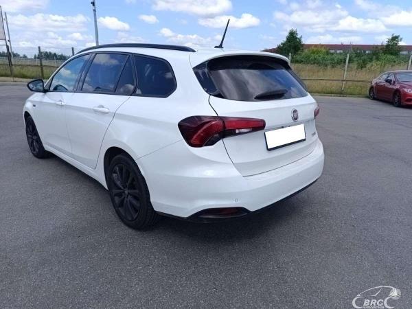 White Fiat Tipo 2019 in Vilnius, with an engine capacity of 1.60 L and mileage of 221 thousand km for 5900 €, photo 4 on AUTOMOTO.COM.LV