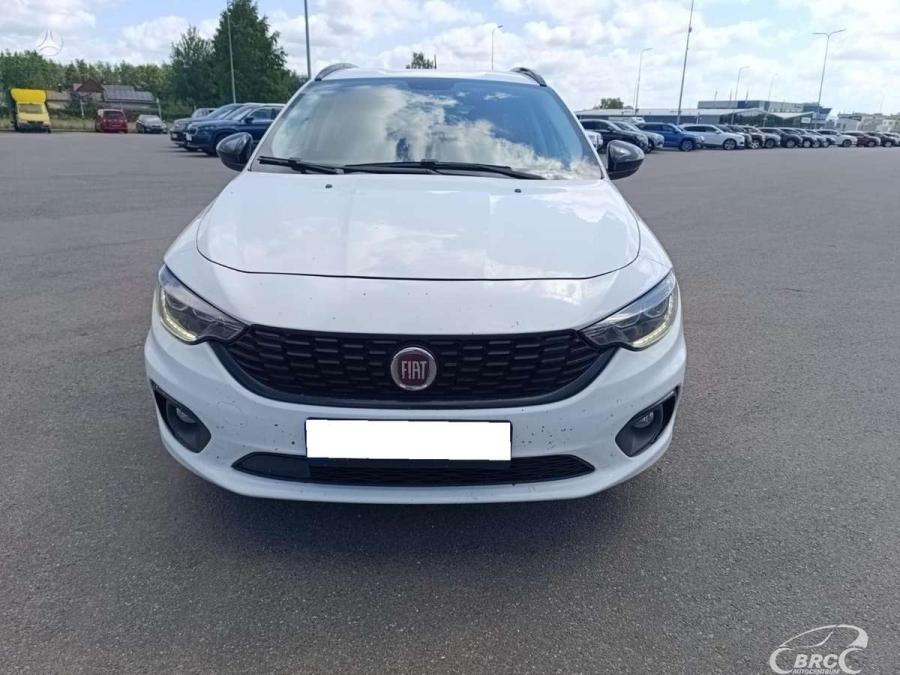White Fiat Tipo 2019 in Vilnius, with an engine capacity of 1.60 L and mileage of 221 thousand km for 5900 €, photo 10 on AUTOMOTO.COM.LV