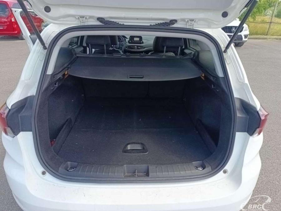 White Fiat Tipo 2019 in Vilnius, with an engine capacity of 1.60 L and mileage of 221 thousand km for 5900 €, photo 32 on AUTOMOTO.COM.LV