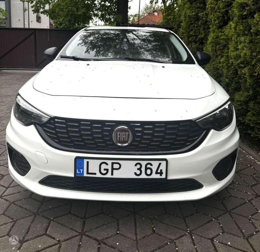 White Fiat Tipo 2019 in Kaunas, with an engine capacity of 1.37 L and mileage of 56 thousand km for 8000 €, photo 4 on AUTOMOTO.COM.LV