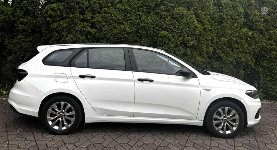 White Fiat Tipo 2019 in Kaunas, with an engine capacity of 1.37 L and mileage of 56 thousand km for 8000 €, photo 5 on AUTOMOTO.COM.LV