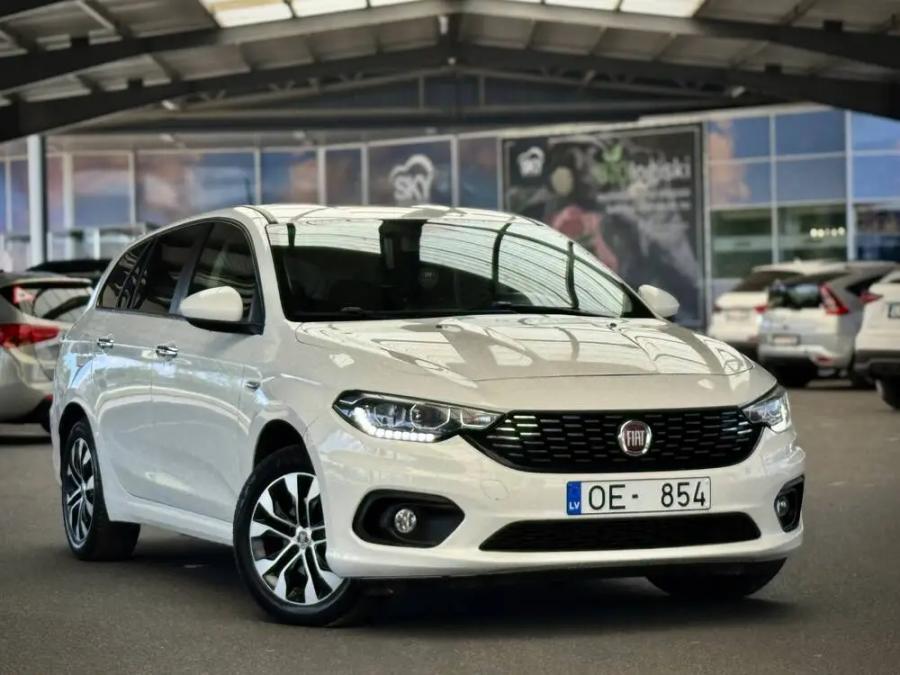 White Fiat Tipo 2020 in Riga, with an engine capacity of 1.60 L and mileage of 198 thousand km for 8900 €, photo 3 on AUTOMOTO.COM.LV