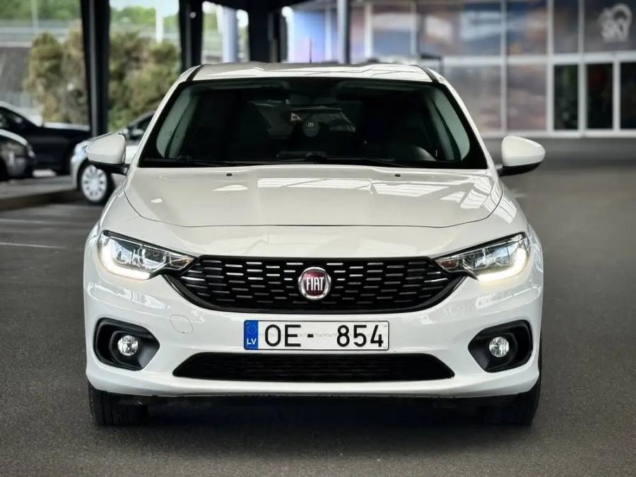 White Fiat Tipo 2020 in Riga, with an engine capacity of 1.60 L and mileage of 198 thousand km for 8900 €, photo 5 on AUTOMOTO.COM.LV