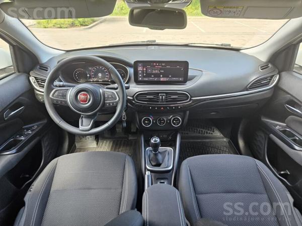 White Fiat Tipo 2021 in Jurmala, with an engine capacity of 1.00 L and mileage of 54 thousand km for 10000 €, photo 5 on AUTOMOTO.COM.LV