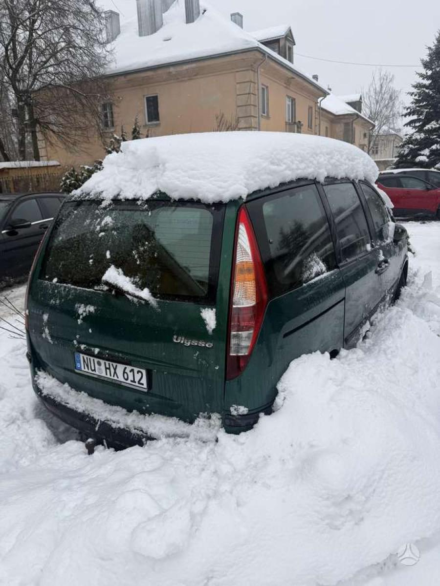 Green Fiat Ulysse 2003 in Kaunas, with an engine capacity of 2.00 L and mileage of 105 thousand km for 370 €, photo 6 on AUTOMOTO.COM.LV