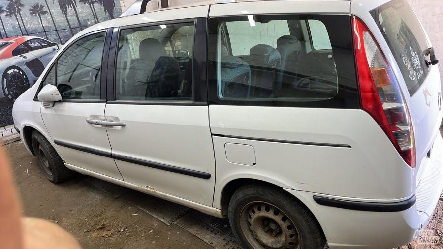 Fiat Ulysse 2008 in Ukmerge, with an engine capacity of 2.20 L and mileage of 329 thousand km for 350 €, photo 5 on AUTOMOTO.COM.LV