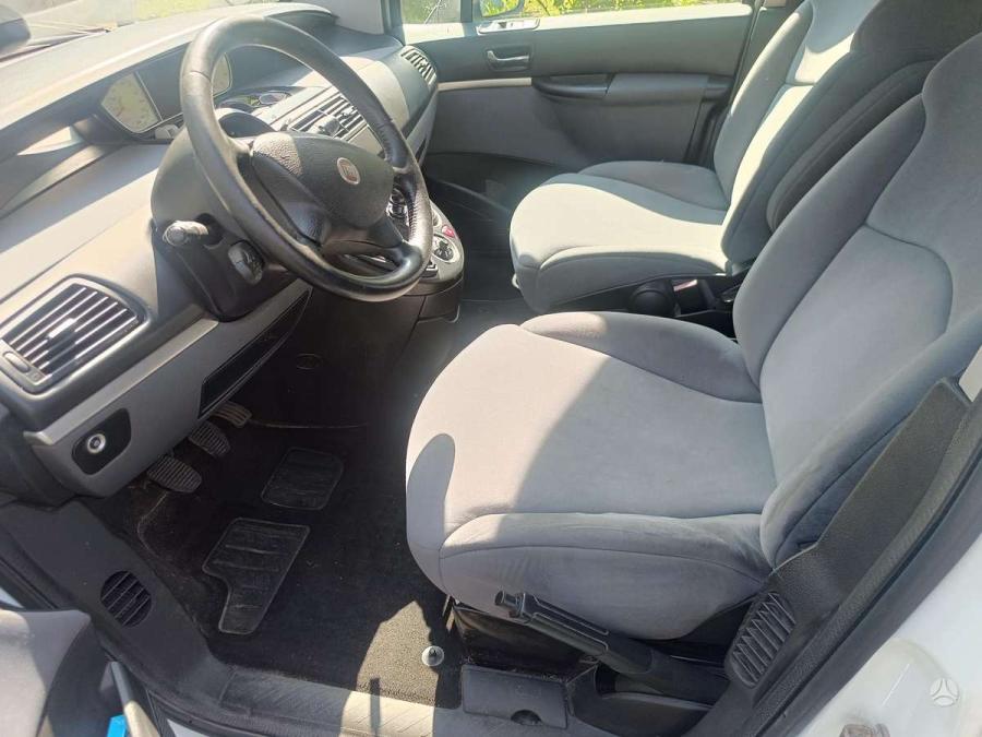 Balts Fiat Ulysse 2010 Panevēža, ar dzinēja tilpumu 2.00 L un nobraukumu 345 tūkst. km par 2750 €, foto 14 vietnē AUTOMOTO.COM.LV