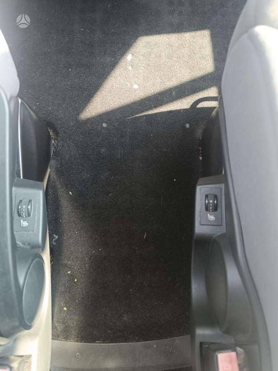 Balts Fiat Ulysse 2010 Panevēža, ar dzinēja tilpumu 2.00 L un nobraukumu 345 tūkst. km par 2750 €, foto 16 vietnē AUTOMOTO.COM.LV