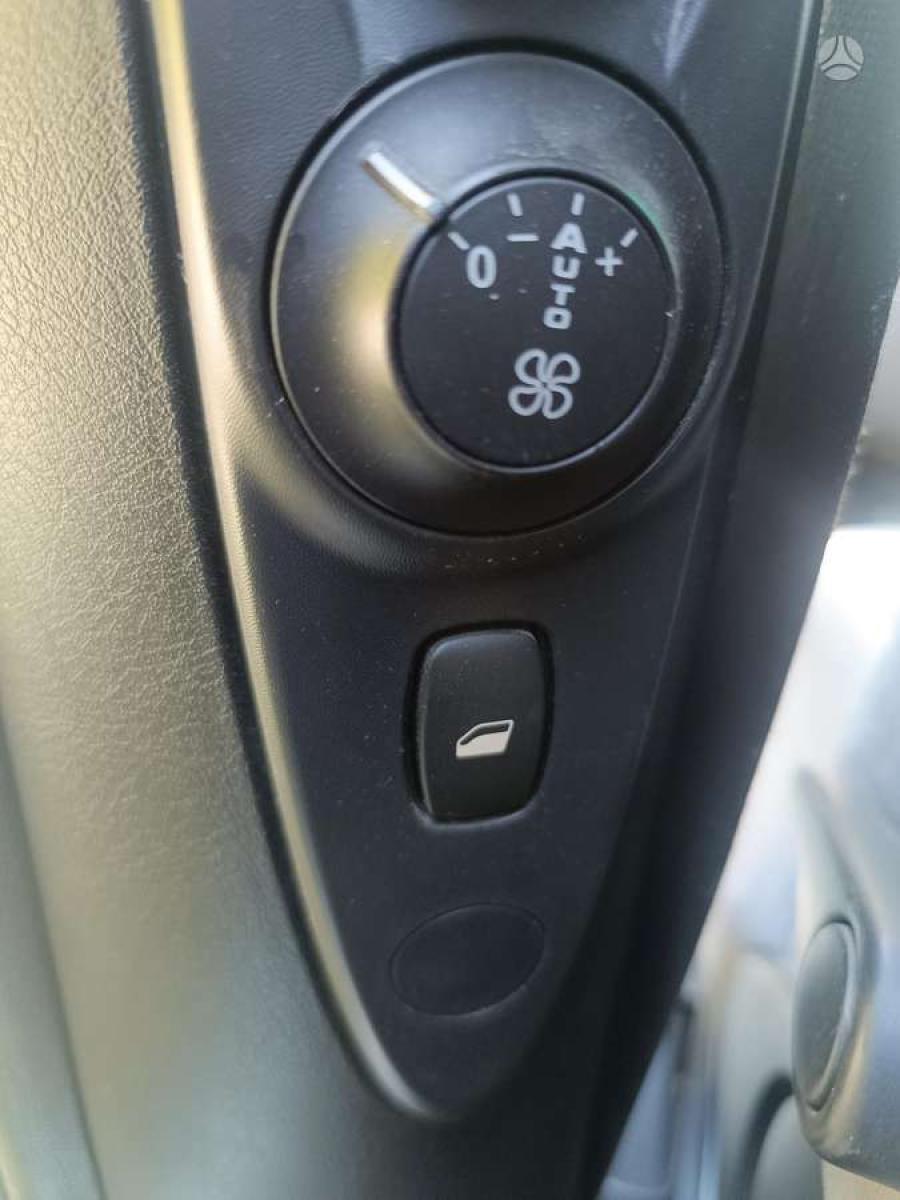 Balts Fiat Ulysse 2010 Panevēža, ar dzinēja tilpumu 2.00 L un nobraukumu 345 tūkst. km par 2750 €, foto 20 vietnē AUTOMOTO.COM.LV