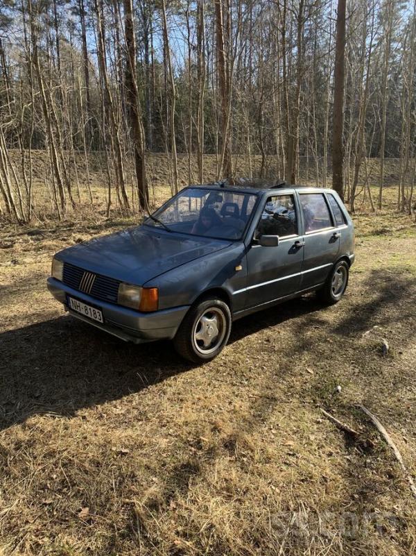 Zils Fiat Uno 1988 Rēzekne, ar dzinēja tilpumu 1.50 L un nobraukumu 332 tūkst. km par 600 €, foto 1 vietnē AUTOMOTO.COM.LV