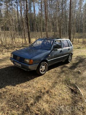 Zils Fiat Uno 1988 Rēzekne, ar dzinēja tilpumu 1.50 L un nobraukumu 332 tūkst. km par 600 €, foto  vietnē AUTOMOTO.COM.LV