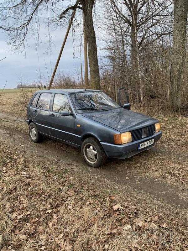 Zils Fiat Uno 1988 Rēzekne, ar dzinēja tilpumu 1.50 L un nobraukumu 332 tūkst. km par 600 €, foto 4 vietnē AUTOMOTO.COM.LV