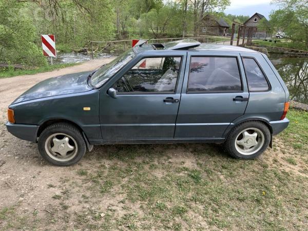 Blue Fiat Uno 1988 in Rezekne, with an engine capacity of 1.50 L and mileage of 332 thousand km for 500 €, photo 3 on AUTOMOTO.COM.LV