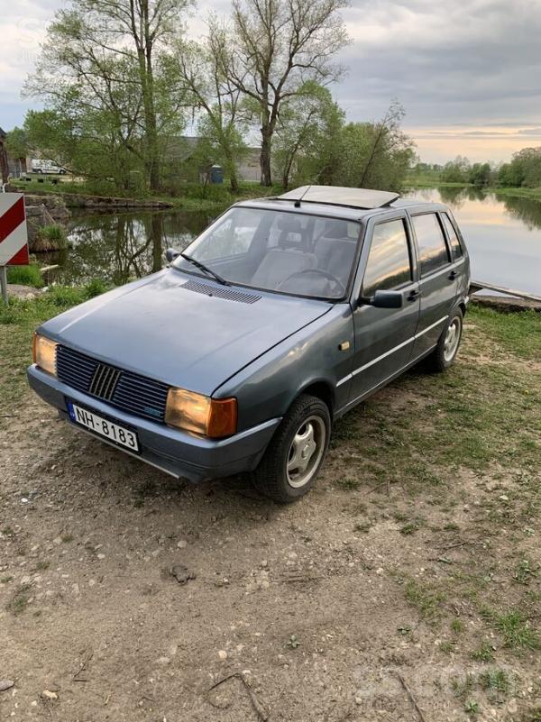Zils Fiat Uno 1988 Rēzekne, ar dzinēja tilpumu 1.50 L un nobraukumu 332 tūkst. km par 500 €, foto 2 vietnē AUTOMOTO.COM.LV