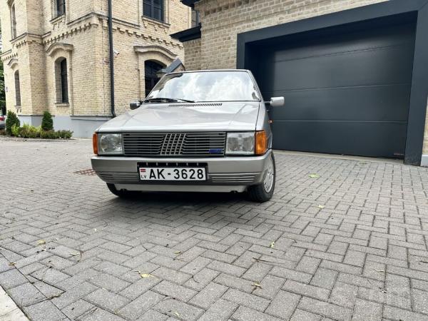 Grey Fiat Uno 1987 in Riga, with an engine capacity of 1.50 L and mileage of 70 thousand km for 8200 €, photo 1 on AUTOMOTO.COM.LV