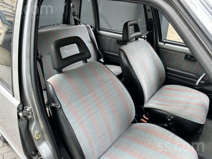 Pelēks Fiat Uno 1987 Rīga, ar dzinēja tilpumu 1.50 L un nobraukumu 70 tūkst. km par 8200 €, foto 9 vietnē AUTOMOTO.COM.LV