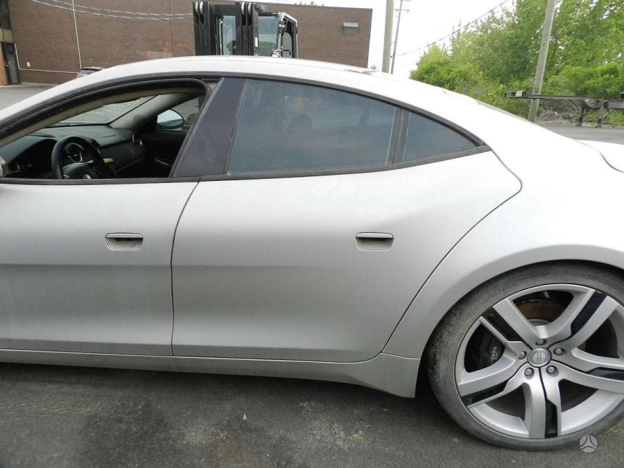 Black Fisker Karma 2012 in Klaipeda, with an engine capacity of 2.00 L and mileage of 55 thousand km for 12900 €, photo 21 on AUTOMOTO.COM.LV