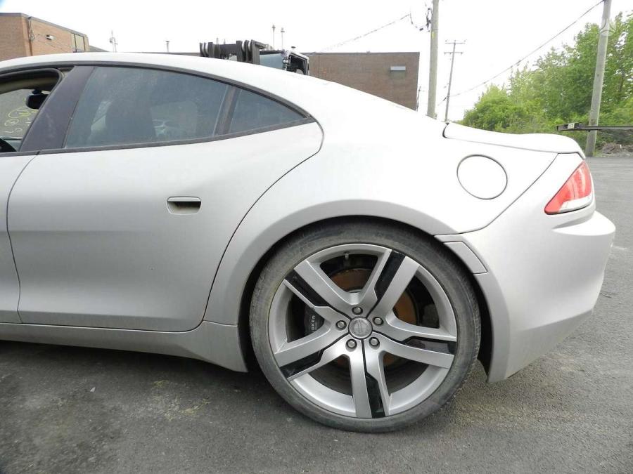 Black Fisker Karma 2012 in Klaipeda, with an engine capacity of 2.00 L and mileage of 55 thousand km for 12900 €, photo 22 on AUTOMOTO.COM.LV