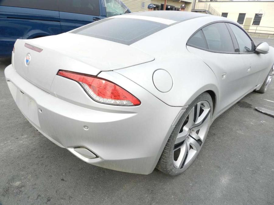 Black Fisker Karma 2012 in Klaipeda, with an engine capacity of 2.00 L and mileage of 55 thousand km for 12900 €, photo 27 on AUTOMOTO.COM.LV