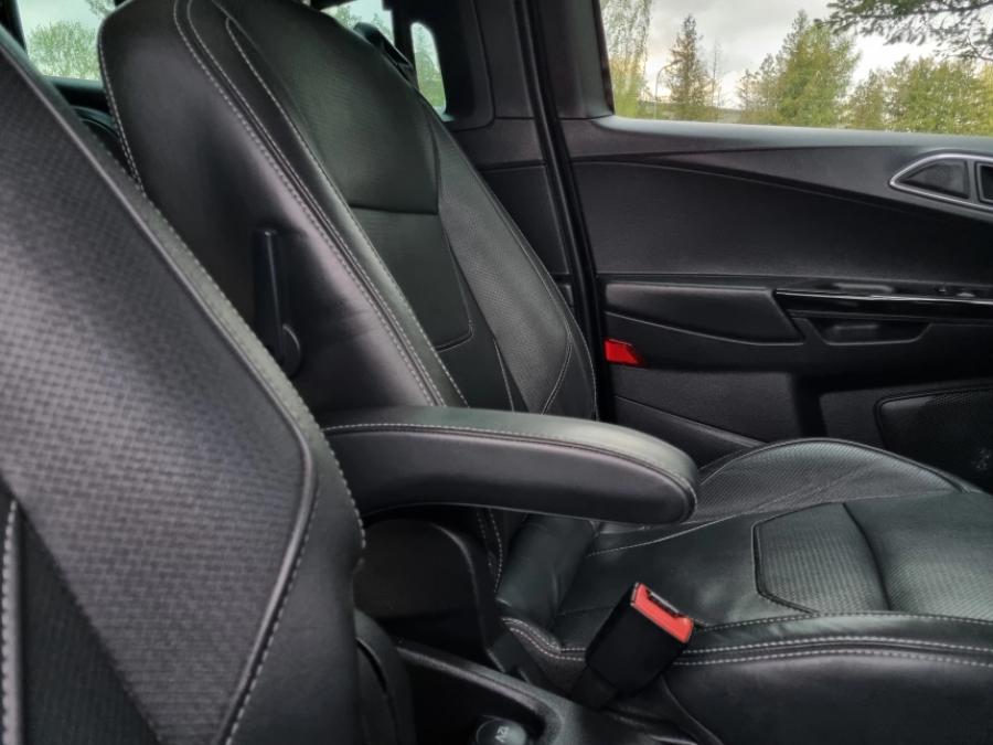 Black Ford B-Max 2014 in Riga, with an engine capacity of 1.20 L and mileage of 198 thousand km for 5770 €, photo 41 on AUTOMOTO.COM.LV