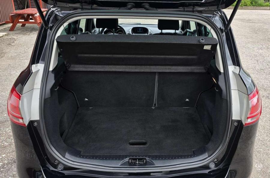 Black Ford B-Max 2017 in Kretinga, with an engine capacity of 1.00 L and mileage of 186 thousand km for 5550 €, photo 19 on AUTOMOTO.COM.LV