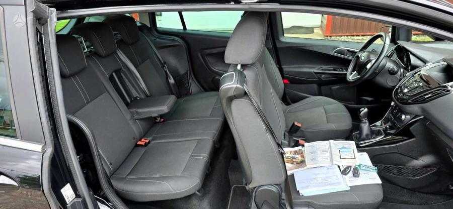 Black Ford B-Max 2017 in Kretinga, with an engine capacity of 1.00 L and mileage of 186 thousand km for 5550 €, photo 25 on AUTOMOTO.COM.LV