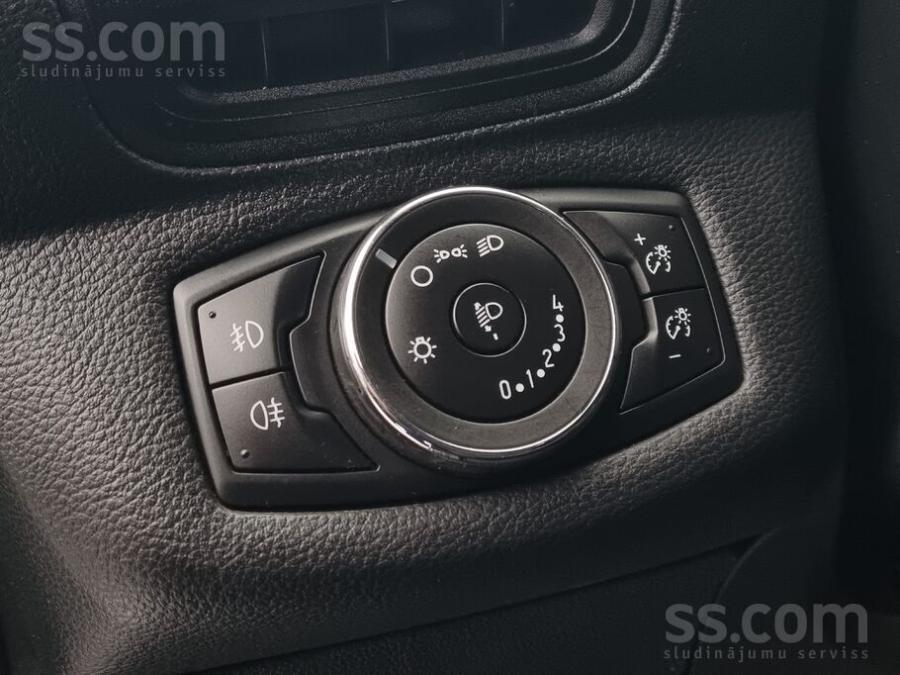 Melns Ford B-Max 2014 Ogre, ar dzinēja tilpumu 1.00 L un nobraukumu 147 tūkst. km par 4550 €, foto 18 vietnē AUTOMOTO.COM.LV