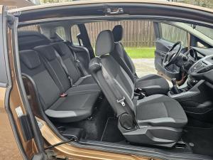 Brūns Ford B-Max 2015 Šakiai, ar dzinēja tilpumu 1.00 L un nobraukumu 118 tūkst. km par 4500 €, foto 18 vietnē AUTOMOTO.COM.LV