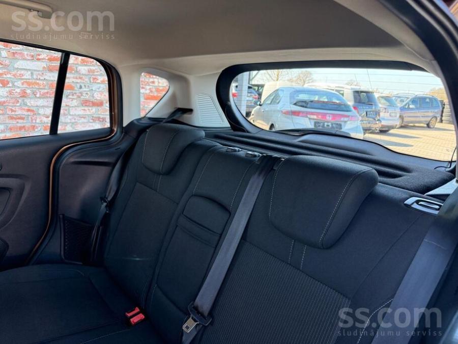 Brūns Ford B-Max 2016 Talsi, ar dzinēja tilpumu 1.50 L un nobraukumu 179 tūkst. km par 7700 €, foto 13 vietnē AUTOMOTO.COM.LV