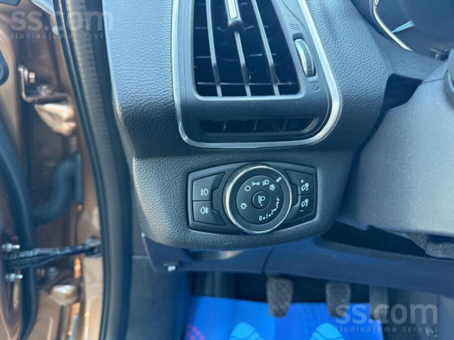 Brūns Ford B-Max 2016 Talsi, ar dzinēja tilpumu 1.50 L un nobraukumu 179 tūkst. km par 7700 €, foto 20 vietnē AUTOMOTO.COM.LV