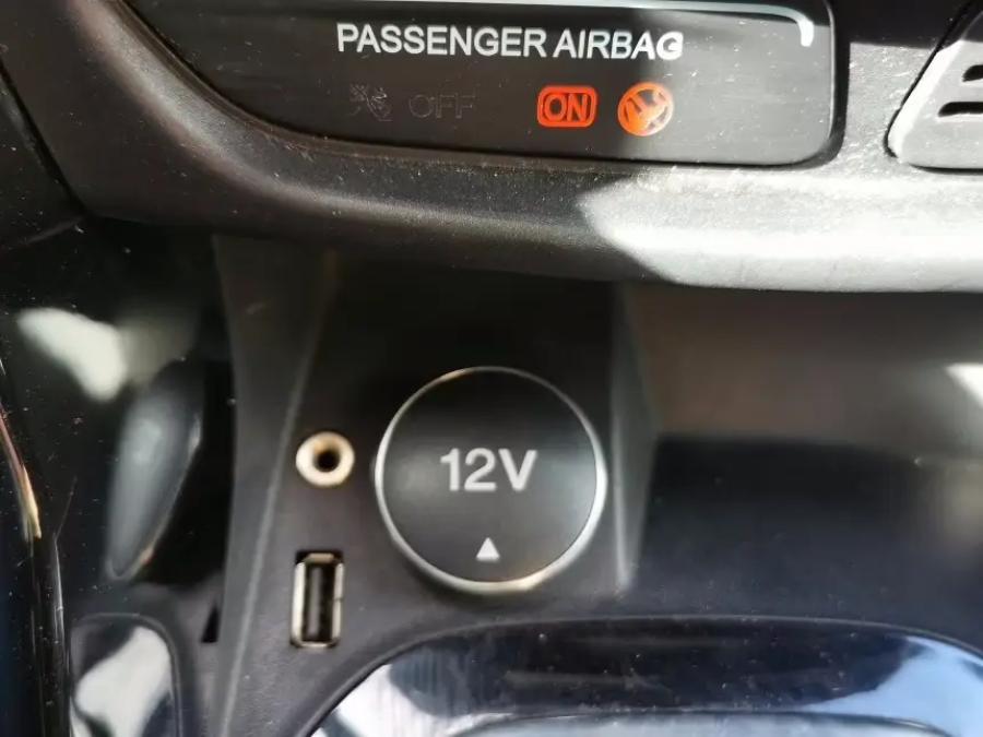 Brown Ford B-Max 2012 in Kuldiga, with an engine capacity of 1.50 L and mileage of 212 thousand km for 4800 €, photo 14 on AUTOMOTO.COM.LV