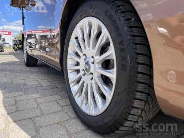 Brūns Ford B-Max 2013 Talsi, ar dzinēja tilpumu 1.60 L un nobraukumu 220 tūkst. km par 4400 €, foto 9 vietnē AUTOMOTO.COM.LV