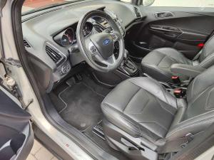 Green Ford B-Max 2013 in Marijampole, with an engine capacity of 1.60 L and mileage of 104 thousand km for 5999 €, photo 16 on AUTOMOTO.COM.LV