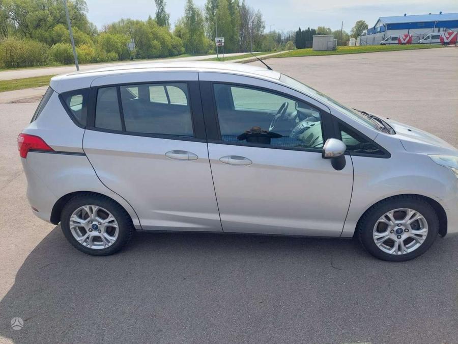 Pelēks Ford B-Max 2015 Tauragė, ar dzinēja tilpumu 1.00 L un nobraukumu 100 tūkst. km par 3200 €, foto 3 vietnē AUTOMOTO.COM.LV