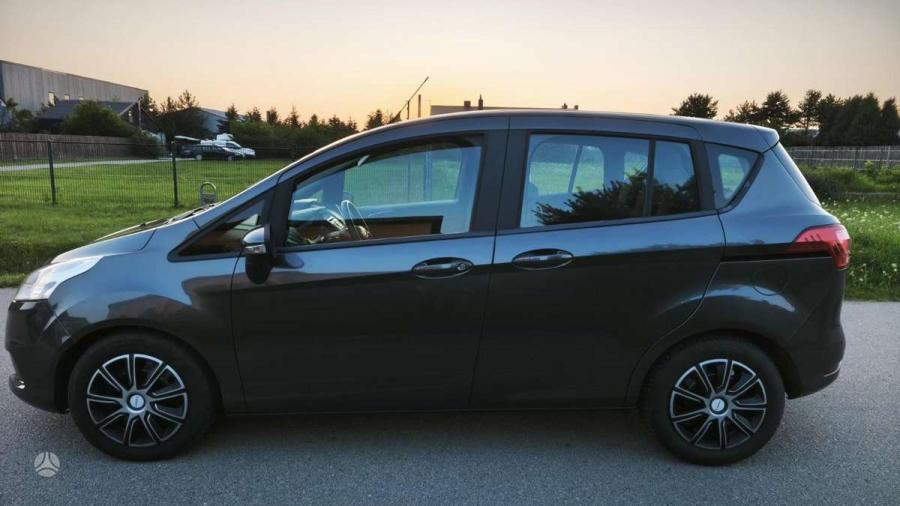Pelēks Ford B-Max 2017 Šauļi, ar dzinēja tilpumu 1.00 L un nobraukumu 130 tūkst. km par 5400 €, foto 7 vietnē AUTOMOTO.COM.LV