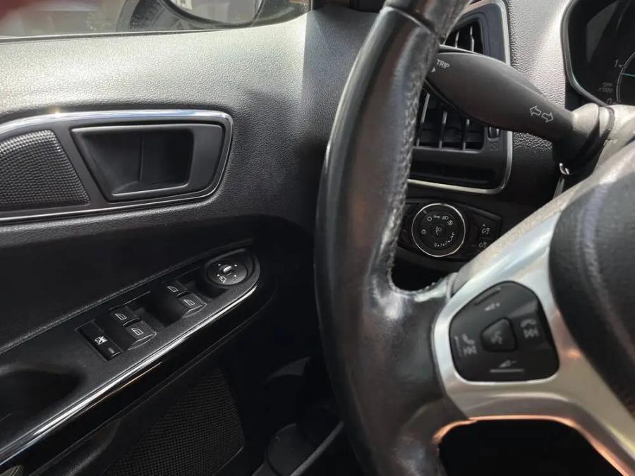 Pelēks Ford B-Max 2013 Talsi, ar dzinēja tilpumu 1.60 L un nobraukumu 220 tūkst. km par 4400 €, foto 13 vietnē AUTOMOTO.COM.LV
