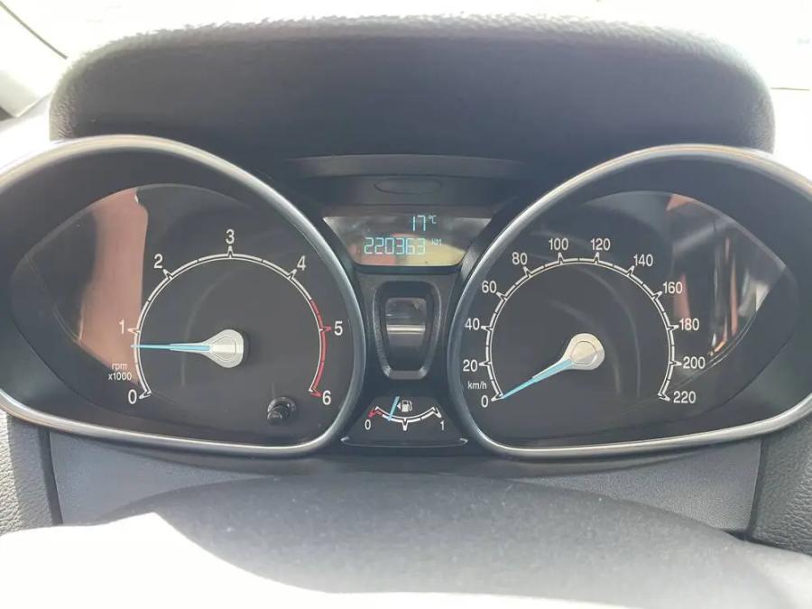 Pelēks Ford B-Max 2013 Talsi, ar dzinēja tilpumu 1.60 L un nobraukumu 220 tūkst. km par 4400 €, foto 14 vietnē AUTOMOTO.COM.LV