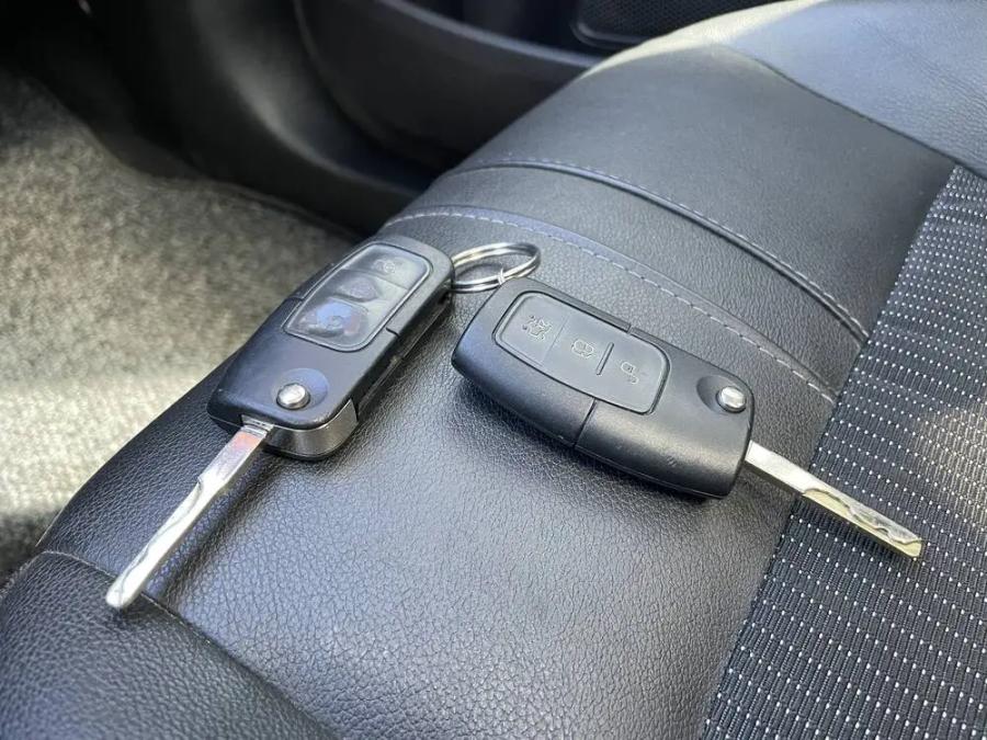 Pelēks Ford B-Max 2013 Talsi, ar dzinēja tilpumu 1.60 L un nobraukumu 220 tūkst. km par 4400 €, foto 32 vietnē AUTOMOTO.COM.LV