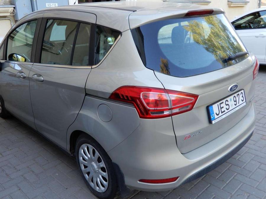 Pelēks Ford B-Max 2013 Palanga, ar dzinēja tilpumu 1.00 L un nobraukumu 105 tūkst. km par 3500 €, foto 5 vietnē AUTOMOTO.COM.LV