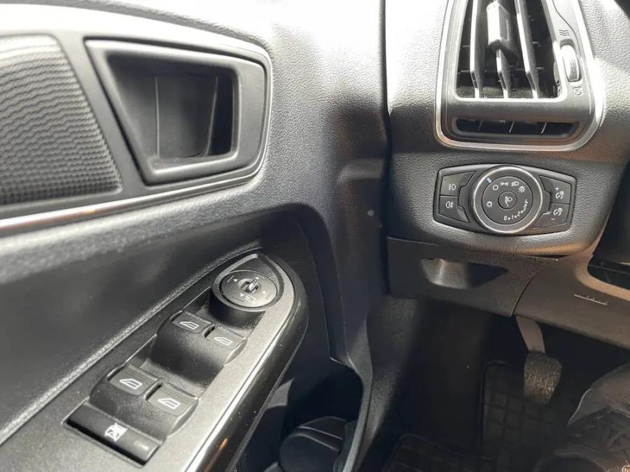 Grey Ford B-Max 2013 in Talsi, with an engine capacity of 1.60 L and mileage of 198 thousand km for 4300 €, photo 13 on AUTOMOTO.COM.LV