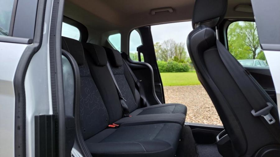 Grey Ford B-Max 2014 in Riga, with an engine capacity of 1.50 L and mileage of 178 thousand km for 4990 €, photo 48 on AUTOMOTO.COM.LV